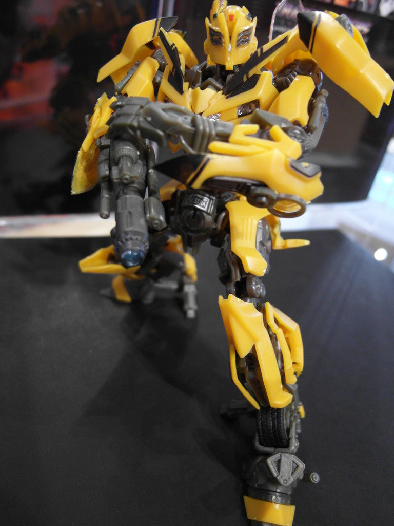 DMK-02 Bumblebee Duel Model Kit – Ages Three and Up